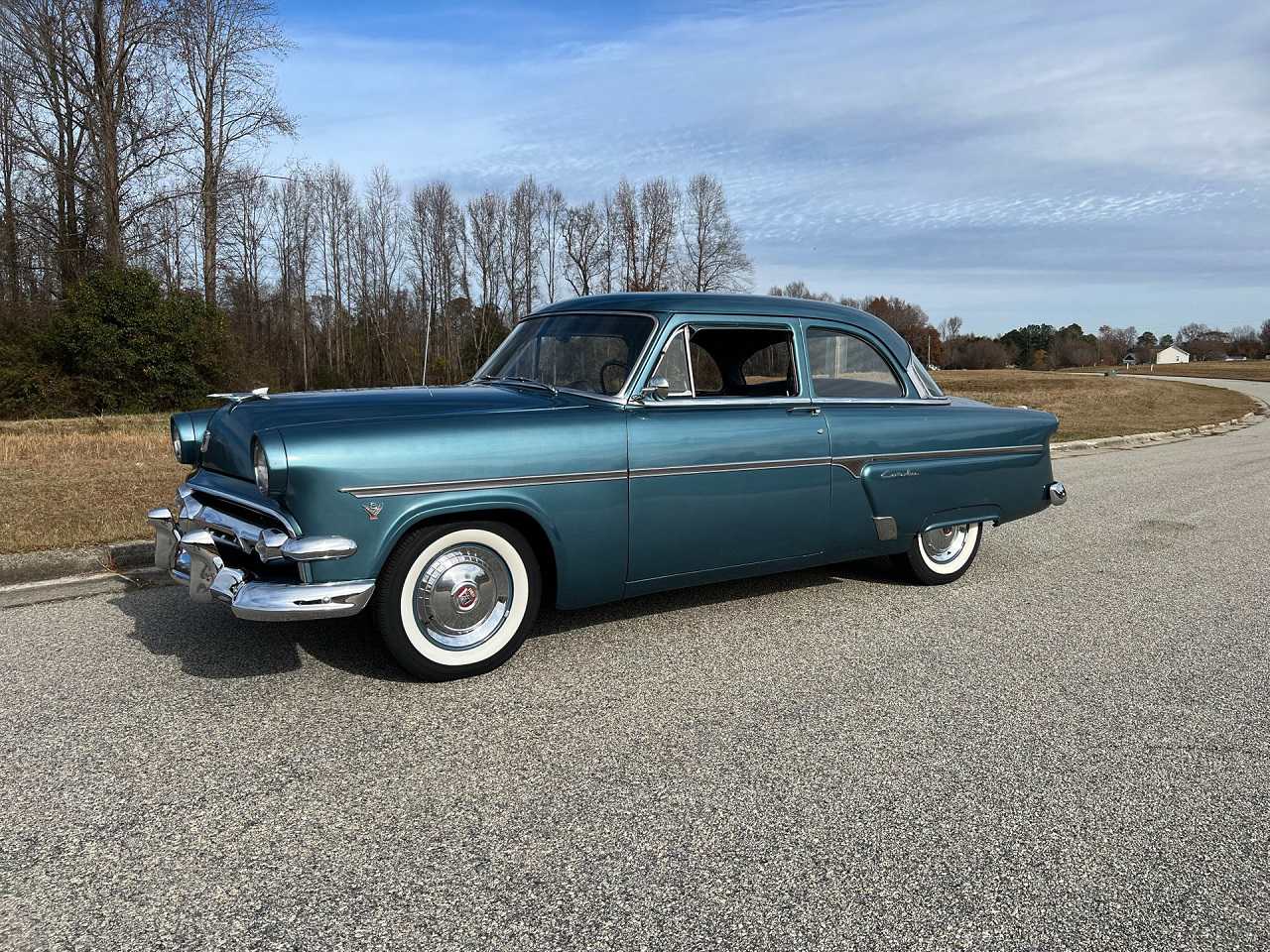 1954 Ford Customline - Motoring Americana